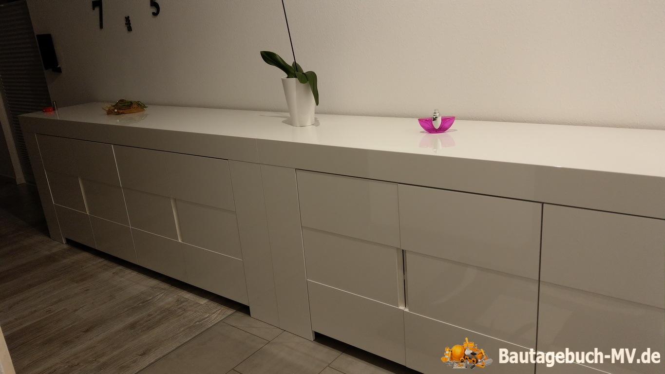 Flur - Sideboards stehen - Bautagebuch-MV