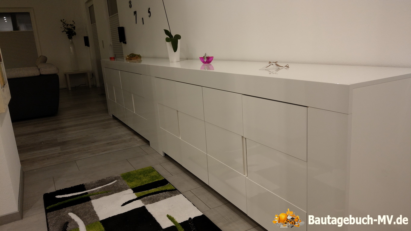 Flur - Sideboards stehen - Bautagebuch-MV