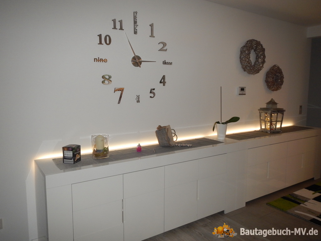 Flur - Sideboards stehen - Bautagebuch-MV